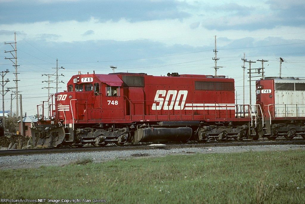 Soo Line SD40 748